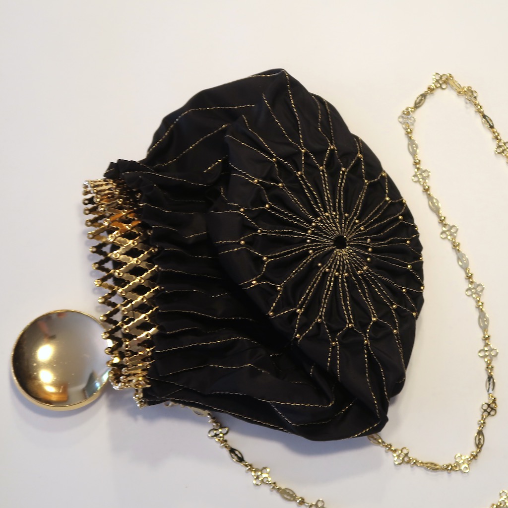 Hinge Gate Purse Frame – …out of a portrait
