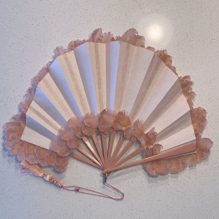 Feather Fan How-to #2 – …out of a portrait